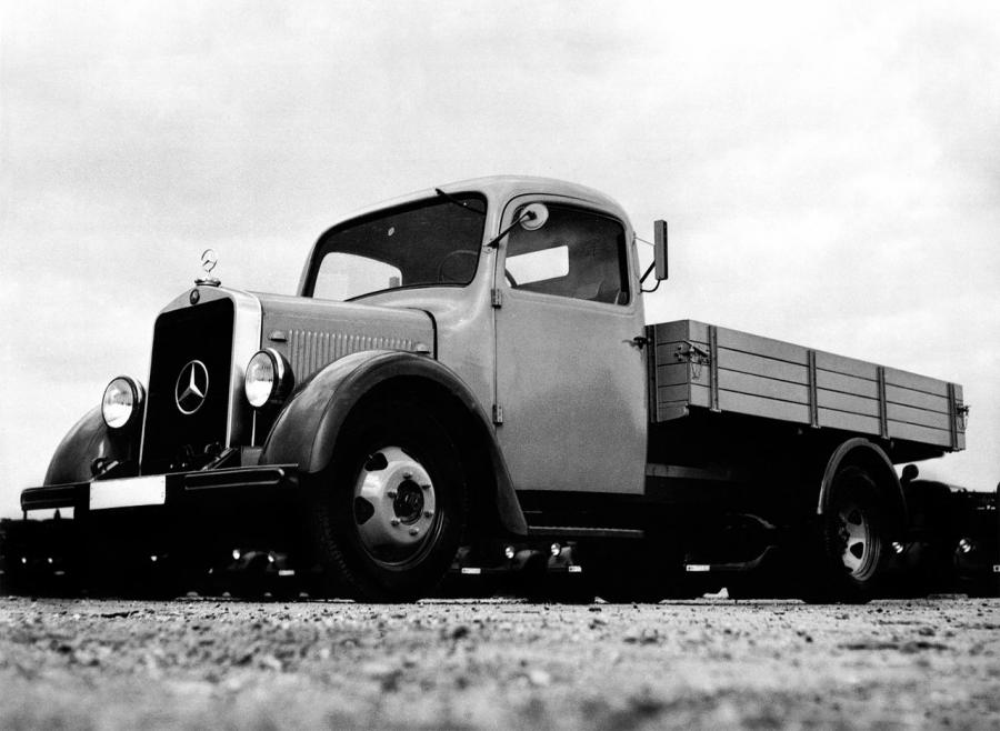 Mercedes-Benz L1500 Pritschenwagen 1938 года выпуска. Фото 1. VERcity