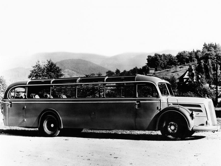 Mercedes-Benz O4500 1941 года выпуска. Фото 1. VERcity