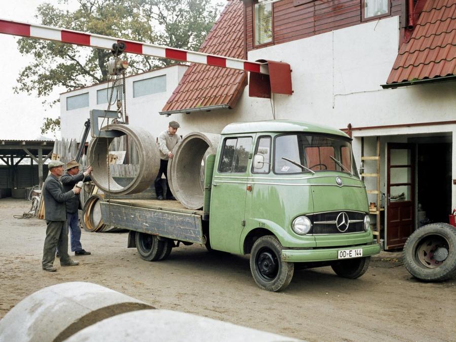 Mercedes-Benz Transporter 1955 года выпуска. Фото 1. VERcity