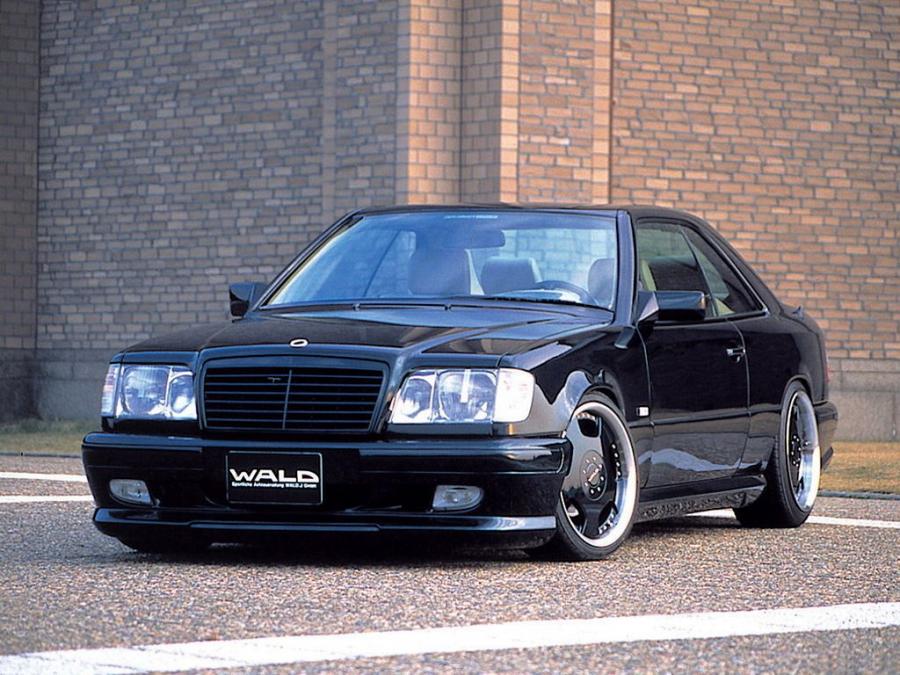 Mercedes-Benz E-Class CE V4 by Wald 1990 года выпуска. Фото 1. VERcity