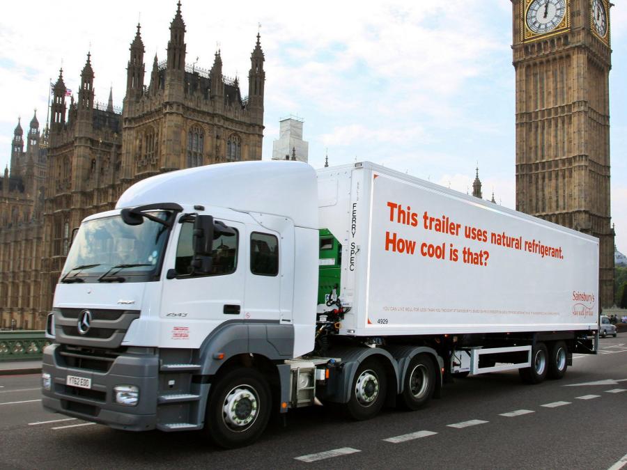 Mercedes-Benz Axor 2543 2011 года выпуска для рынка Великобритании и ...