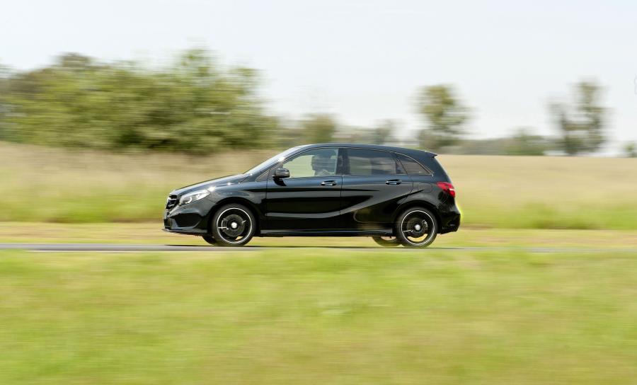 Mercedes-Benz B250 AMG Line 2015 года выпуска для рынка Южной Африки ...