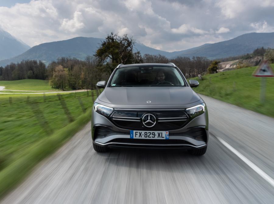 EQA 250 AMG Line в кузове H243 2021 года выпуска для рынка Всего мира и ...