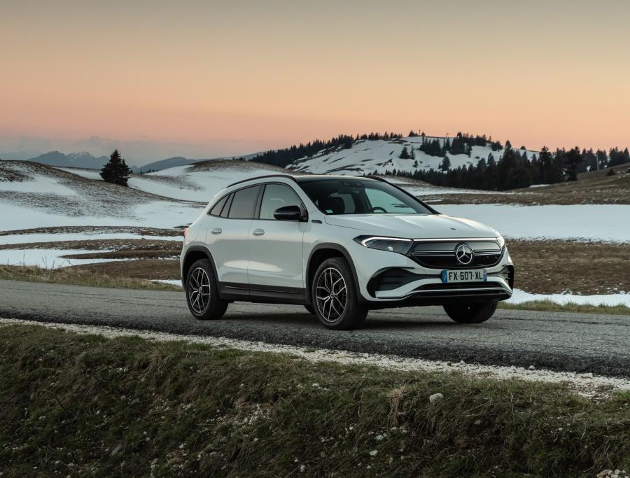 EQA 250 AMG Line в кузове H243 2021 года выпуска для рынка Всего мира и ...