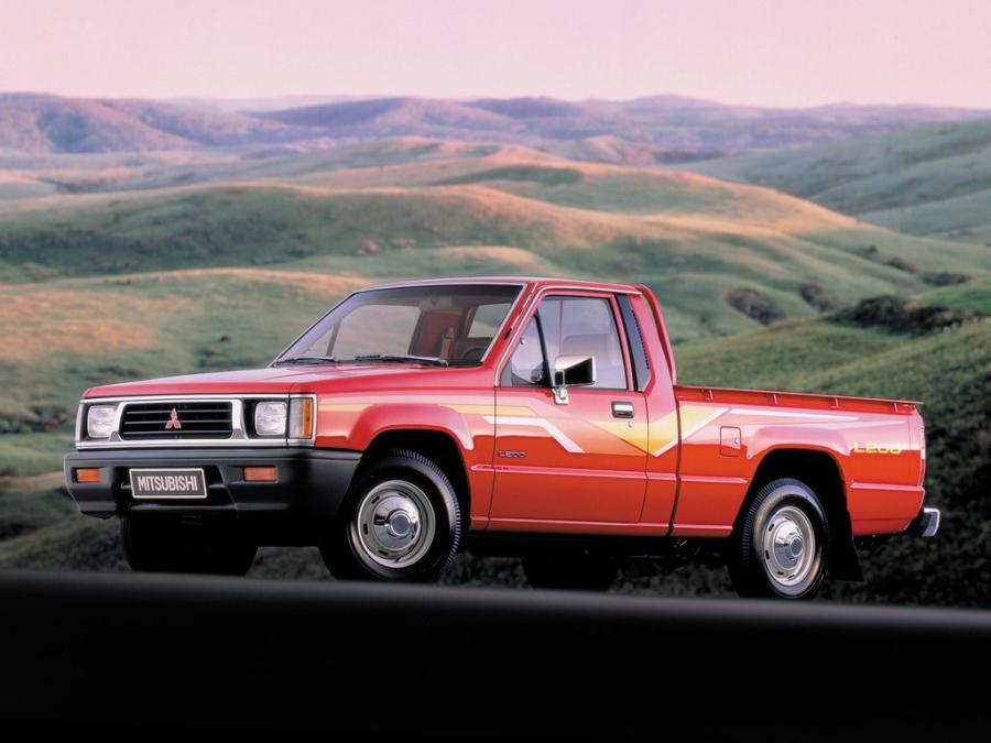 Mitsubishi L200 Single Cab 1986 года выпуска. Фото 1. VERcity