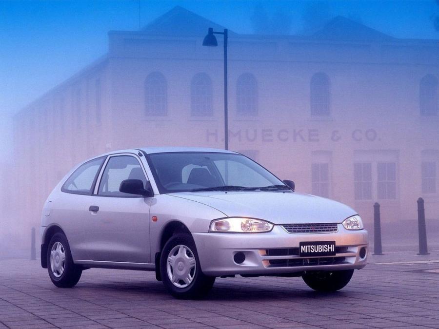 Mitsubishi Mirage 3-Door 1995 года выпуска. Фото 1. VERcity