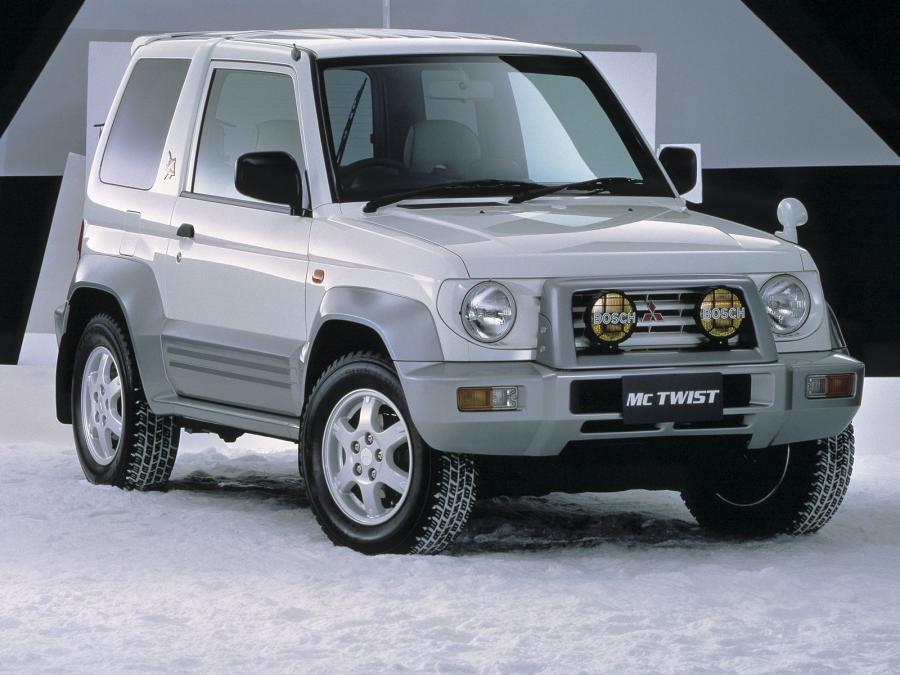 Mitsubishi Pajero Junior: фото моделей с 1997 года по наше время. VERcity