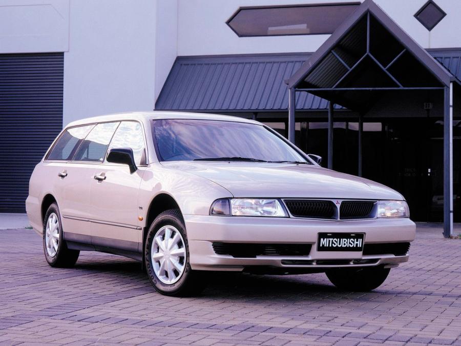 Mitsubishi Magna Wagon 1999 года выпуска. Фото 1. VERcity