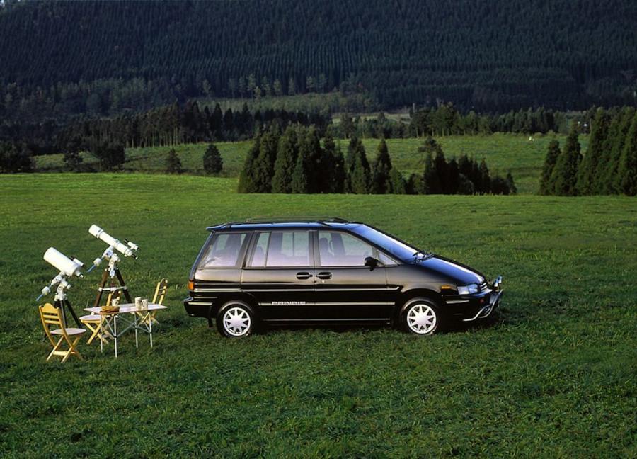 Nissan Prairie 1988 года выпуска. Фото 1. VERcity