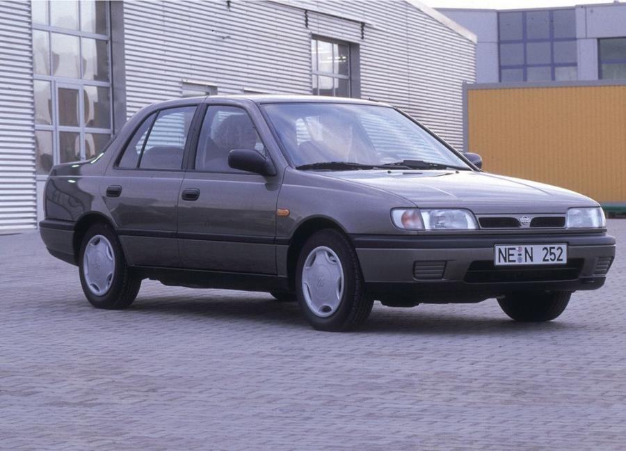Nissan Sunny Sedan 1990 года выпуска. Фото 1. VERcity
