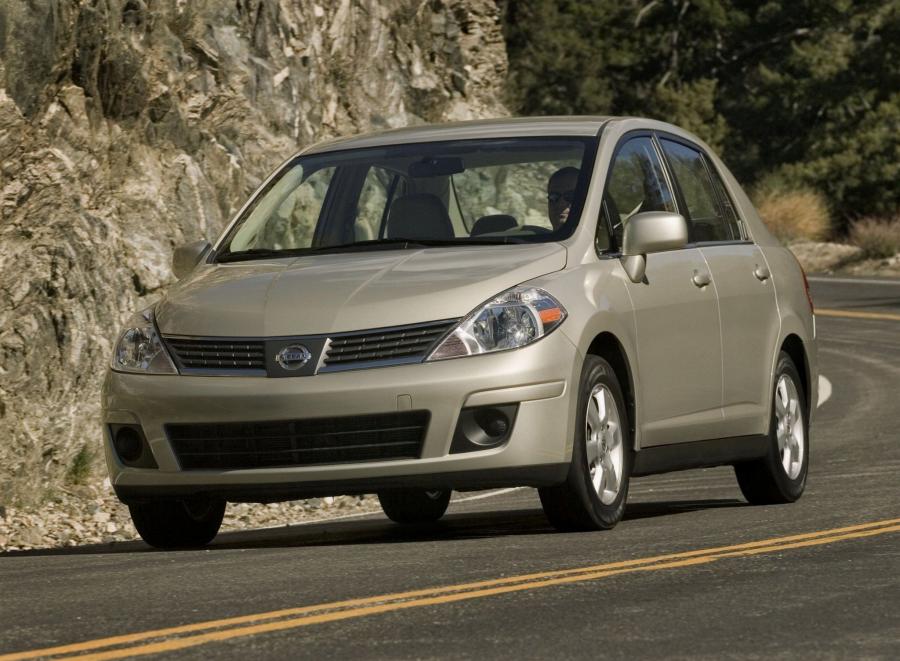 Nissan Versa Sedan 2006 года выпуска. Фото 1. VERcity