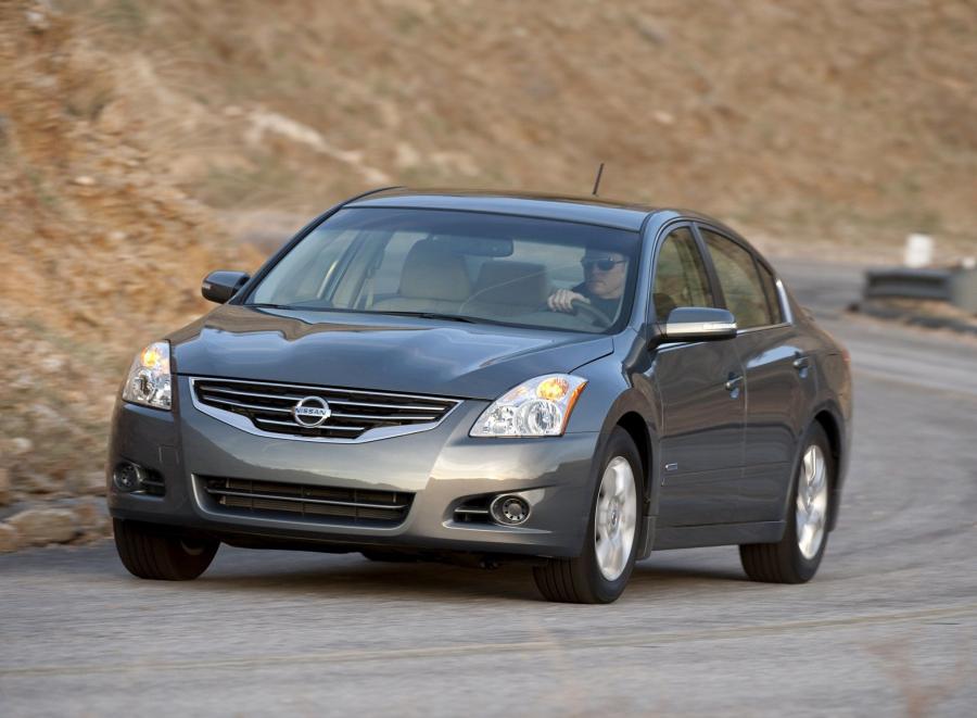 Nissan Altima Hybrid 2010 года выпуска. Фото 1. VERcity