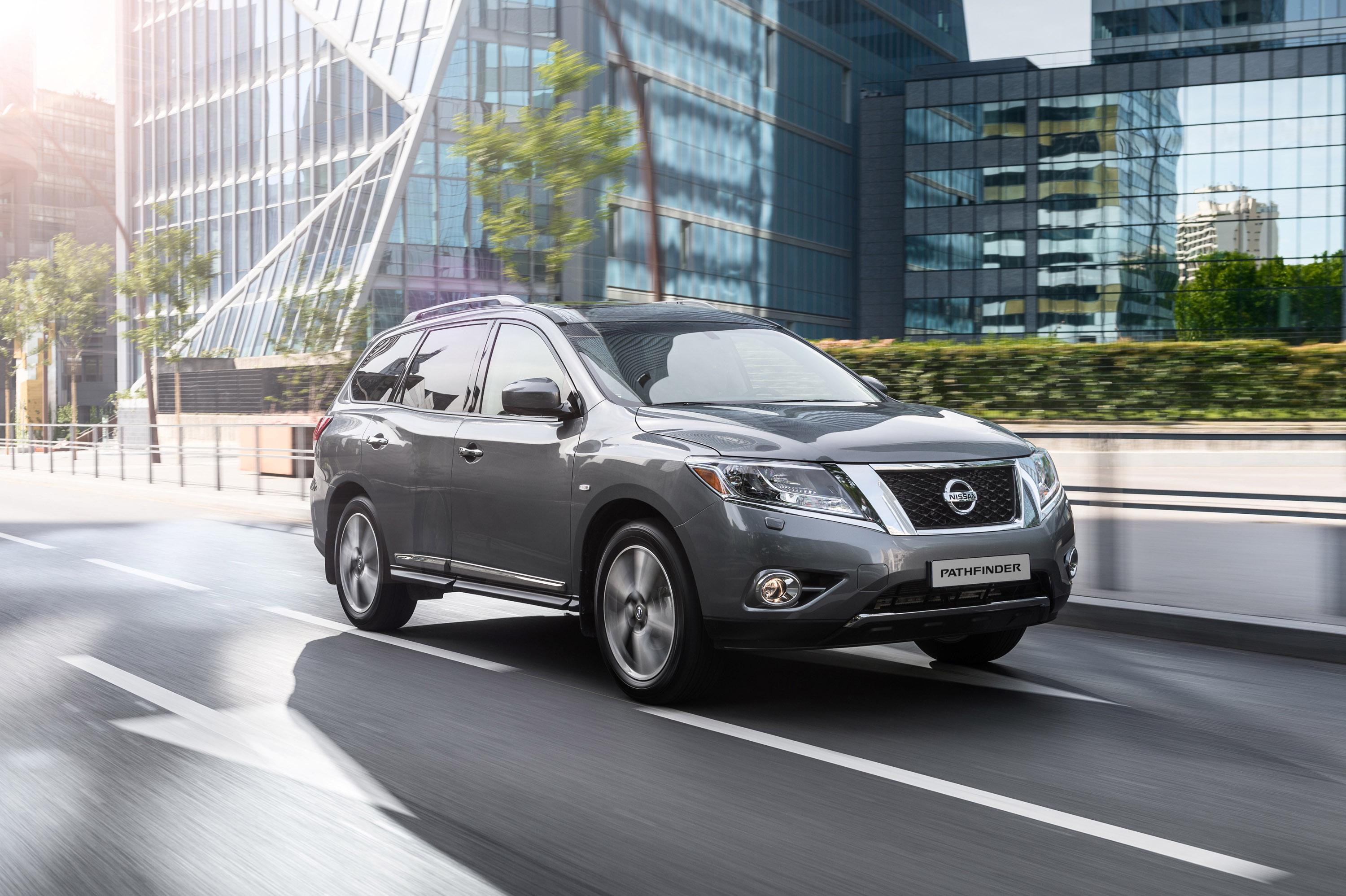 Nissan Pathfinder Hybrid 2015 года выпуска. Фото 1. VERcity