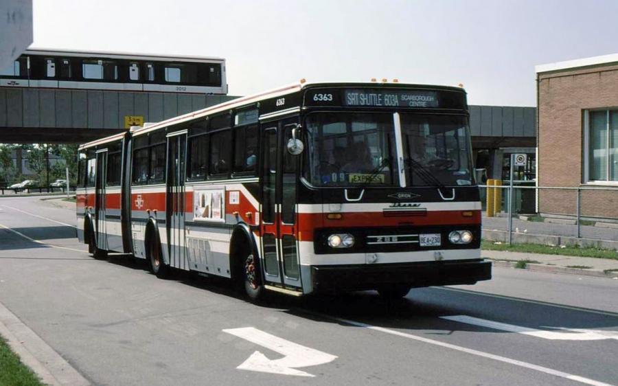 Orion III Articulated Bus в кузове Model 03.501 1985 года выпуска. Фото ...