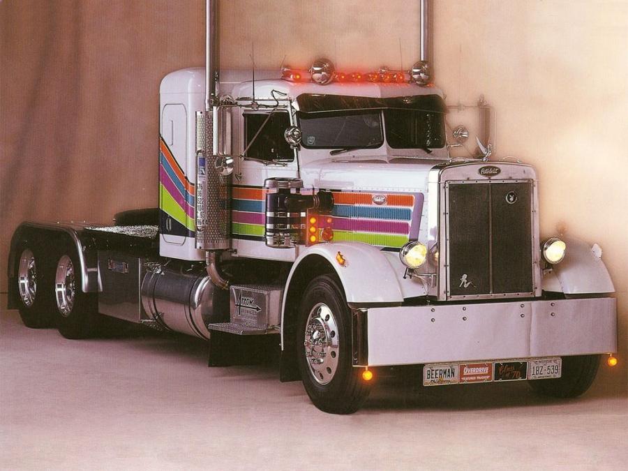 Peterbilt 358 1965 года выпуска. Фото 1. VERcity