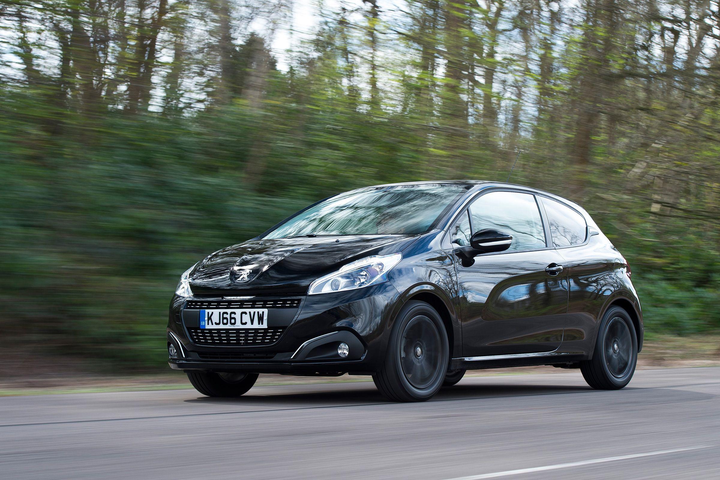 Peugeot 208 Black Edition 3-Door 2017 года выпуска. Фото 1. VERcity