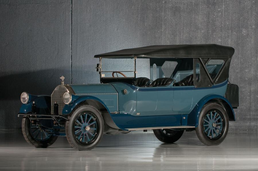Pierce-Arrow Model 66 Touring 1917 года выпуска. Фото 1. VERcity