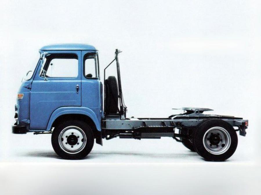 Saviem SG4T Super Galion Tracteur 1975 года выпуска. Фото 1. VERcity