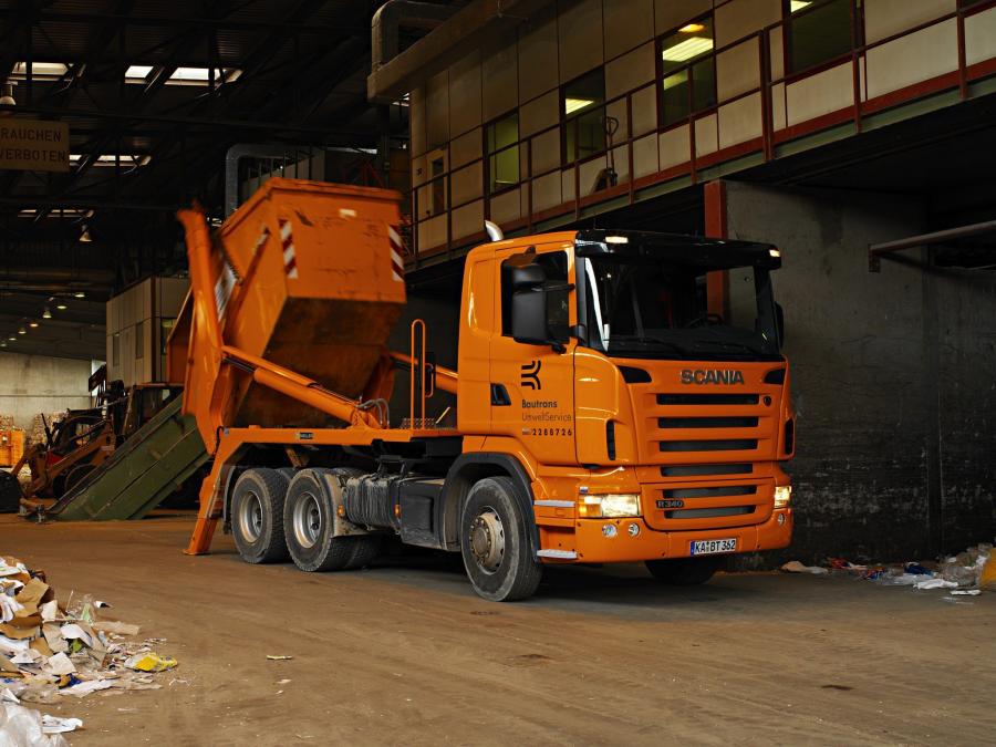 Scania R340 6x2 Skiploader 2004 года выпуска. Фото 1. VERcity