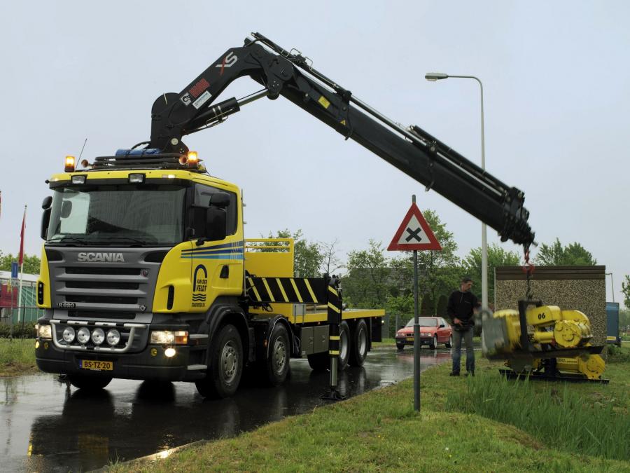 Scania R620 8x4 2004 года выпуска. Фото 1. VERcity