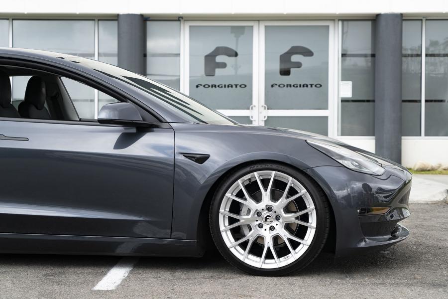 Детали экстерьера Tesla Model 3 on Forgiato Wheels (FLOW 001) 2019 года ...