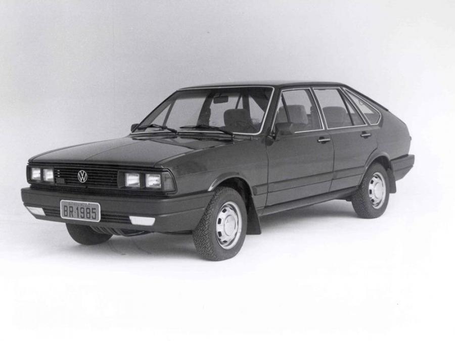 Volkswagen Passat 5-Door 1985 года выпуска для рынка Бразилии. Фото 1 ...