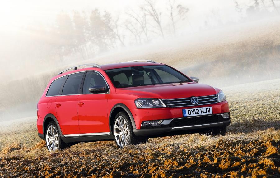 Volkswagen Passat Alltrack 2012 года выпуска для рынка Великобритании и ...