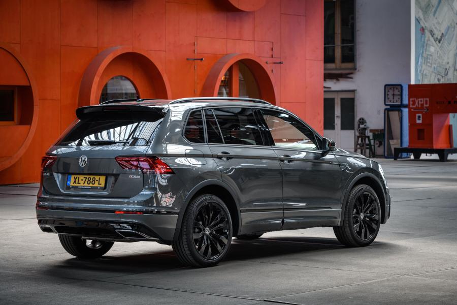 Volkswagen Tiguan R-Line Black Style 2018 года выпуска для рынка Всего ...