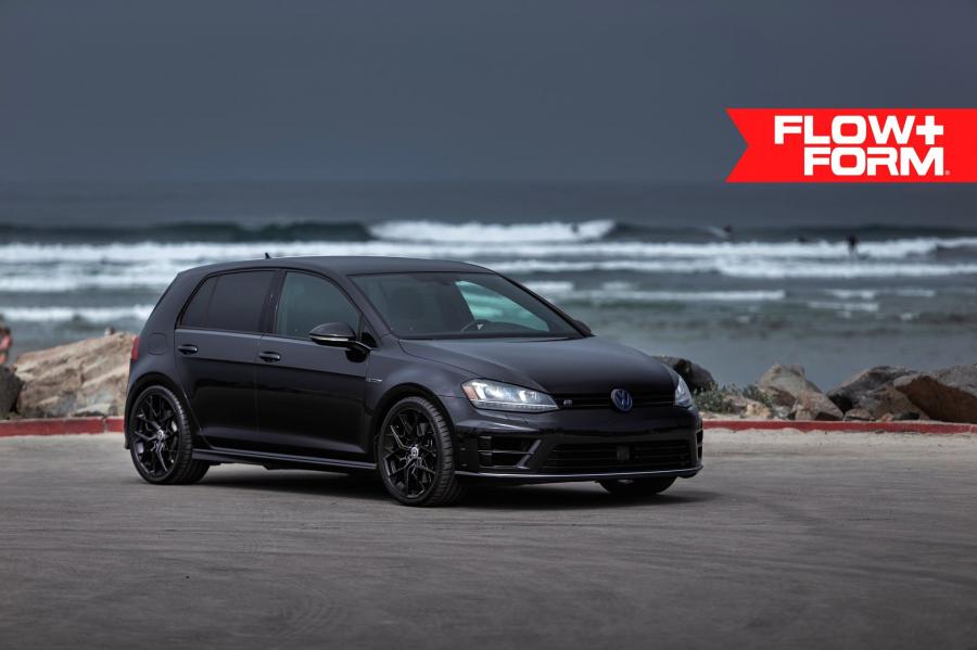 Volkswagen Golf R on HRE Wheels (FF10) 2019 года выпуска. Фото 1. VERcity