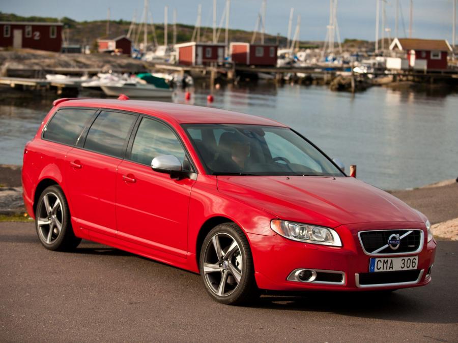 Volvo V70 R-Design 2011 года выпуска. Фото 1. VERcity