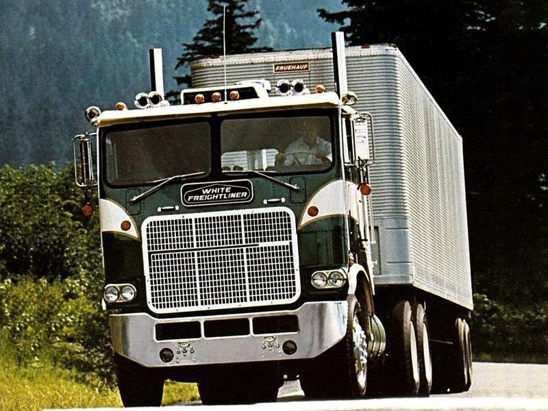 White-Freightliner Powerliner WFP7564T 1975 года выпуска. Фото 1. VERcity