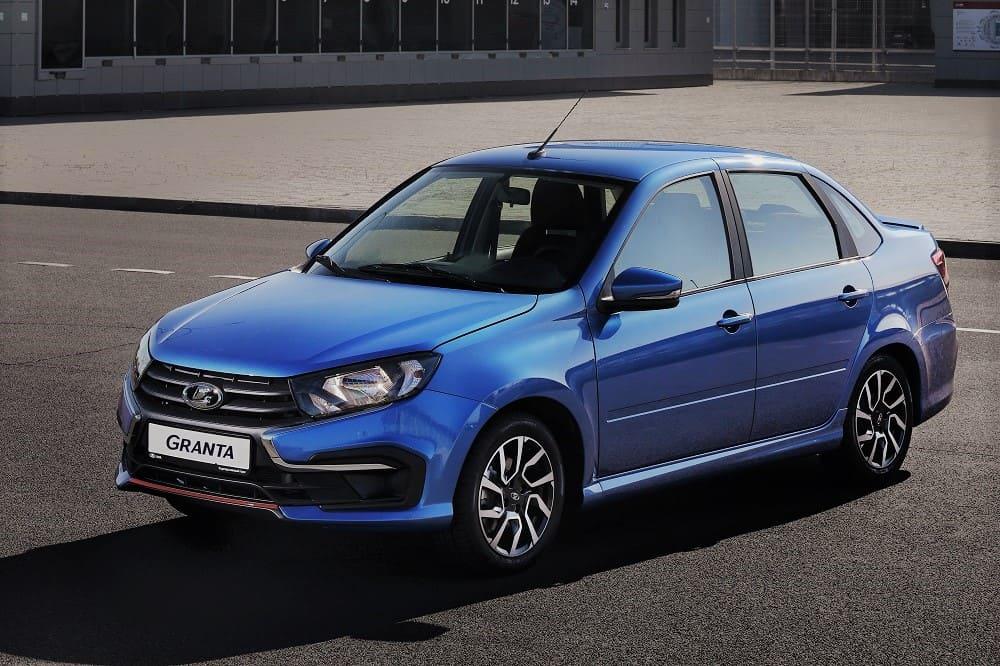 Базовая комплектация Lada Granta станет дешевле на 3000 рублей